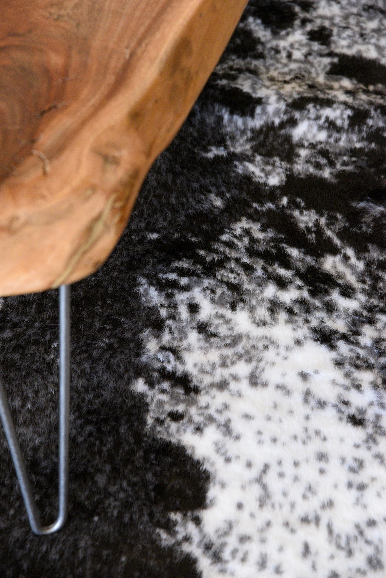 Black & White Cowhide Rug - Woodwaves