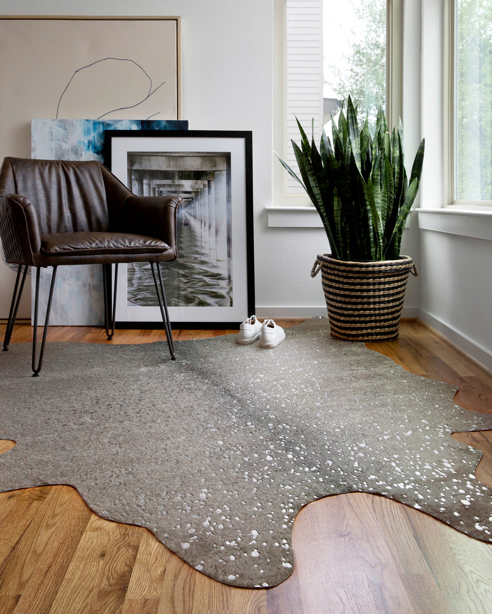 Gray Cowhide Rug With Silver Details - Woodwaves