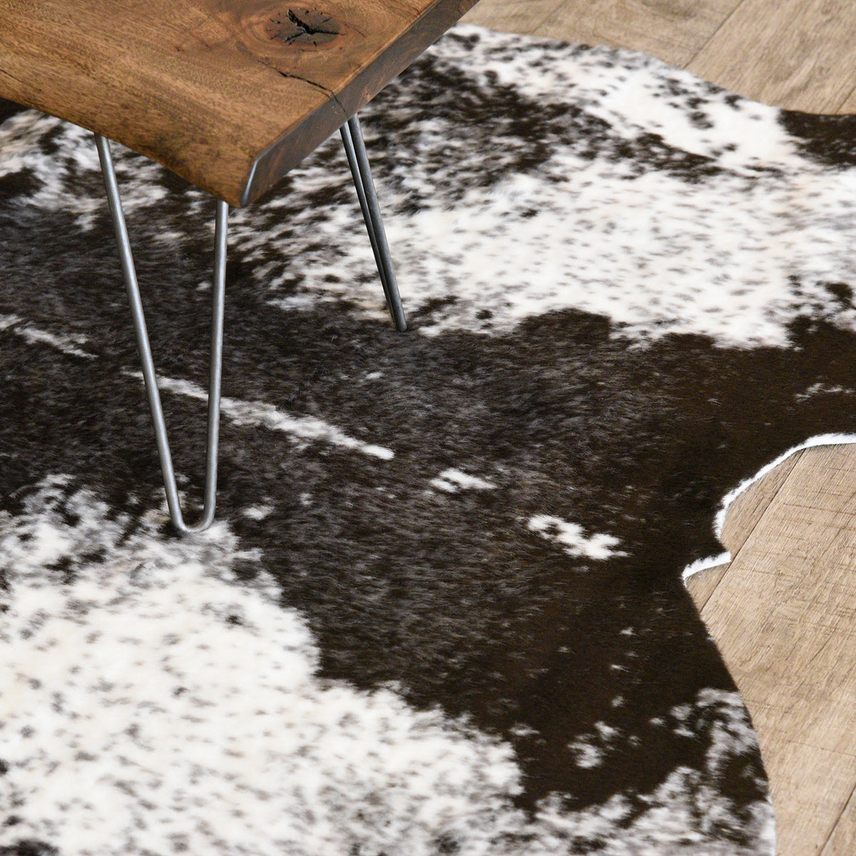 Black & White Cowhide Rug - Woodwaves